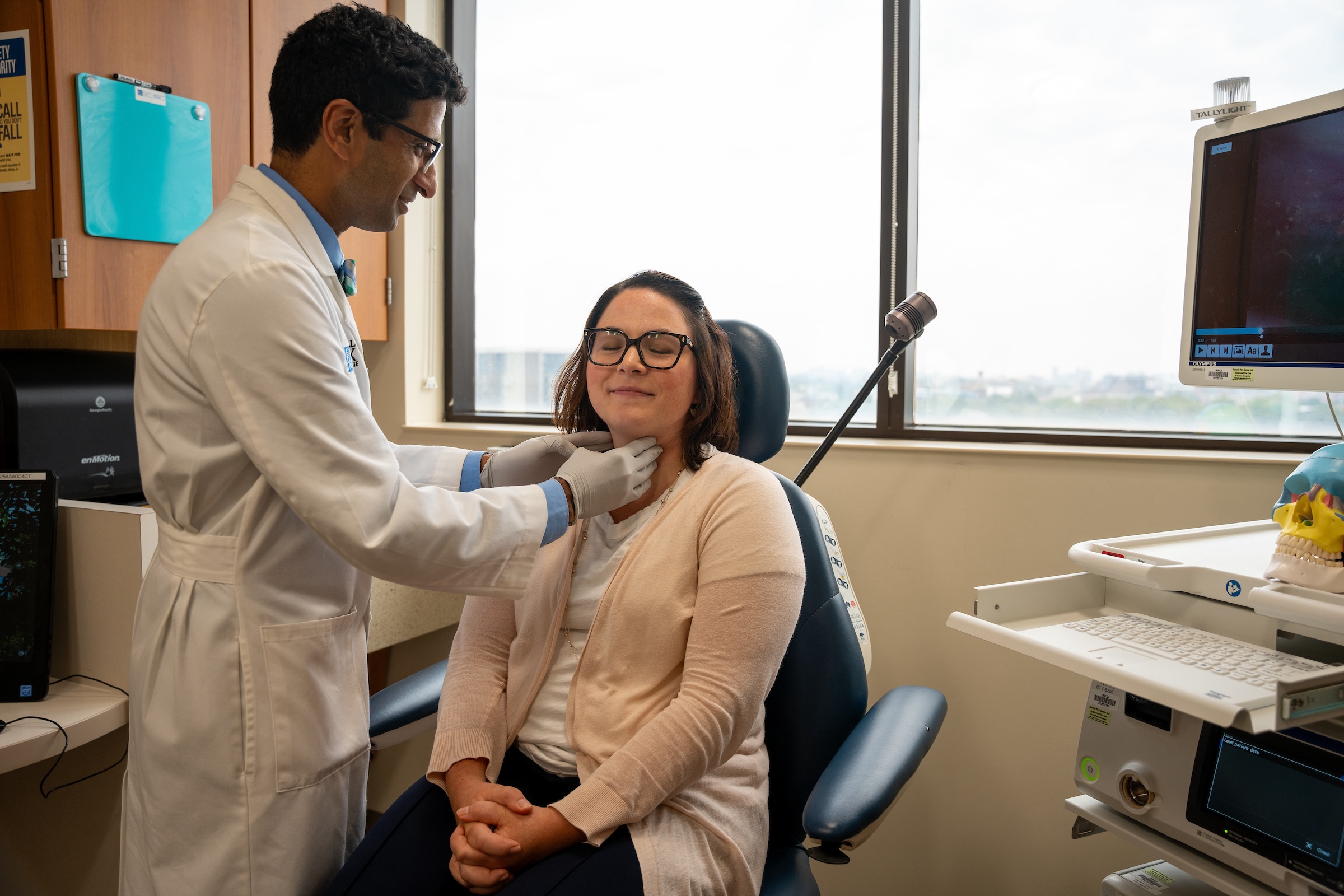 What does throat cancer feel like? | Roswell Park Comprehensive Cancer ...